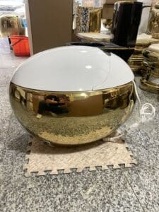 The Ultimate Egg-Shaped Smart Toilet – With a Luxurious Gold or Silver ...